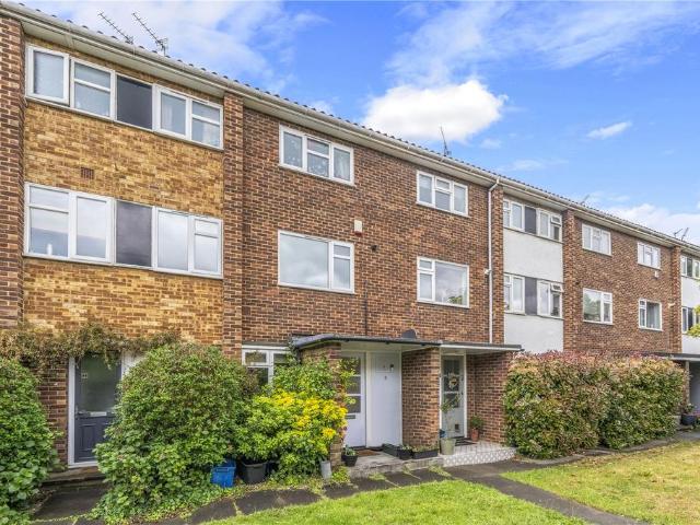 2 bedroom maisonette for sale