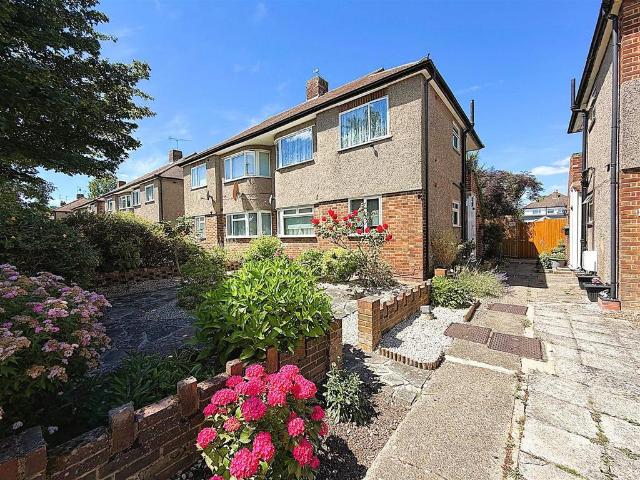 2 bedroom maisonette for sale