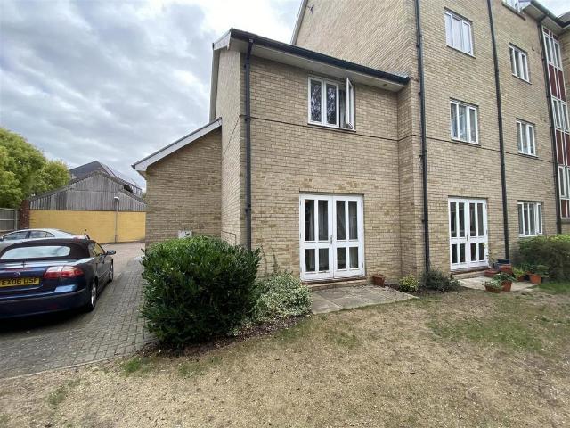 2 bedroom maisonette for sale