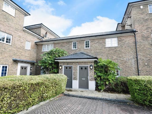 2 bedroom maisonette for sale