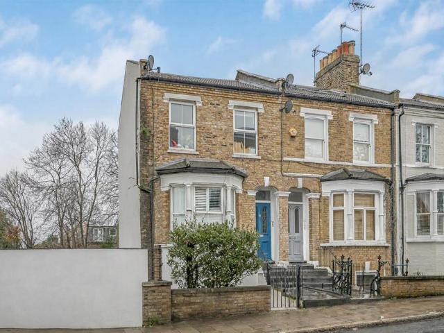 2 bedroom maisonette for sale