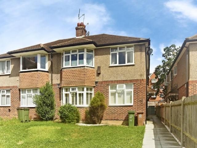 2 bedroom maisonette for sale
