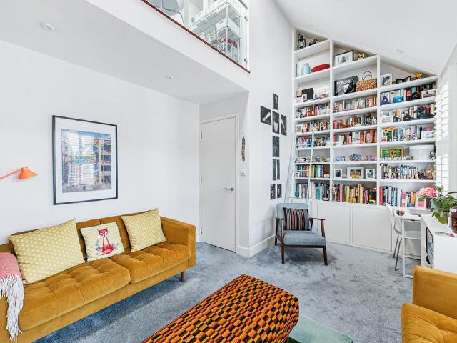 2 bedroom maisonette for sale
