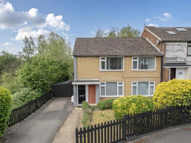 2 bedroom maisonette for sale