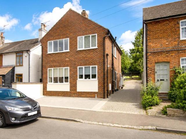 2 bedroom maisonette for sale
