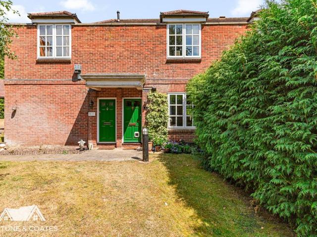 2 bedroom maisonette for sale
