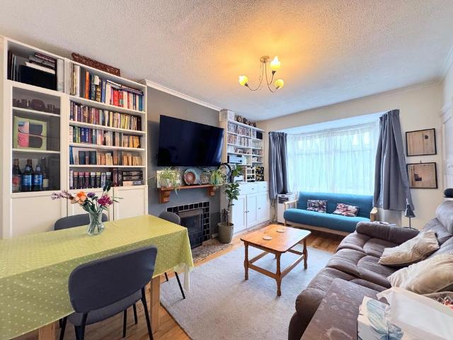 2 bedroom maisonette for sale