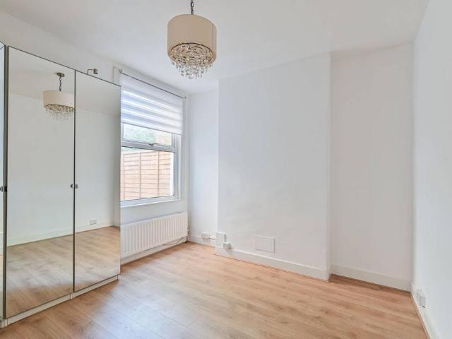 2 bedroom maisonette for sale