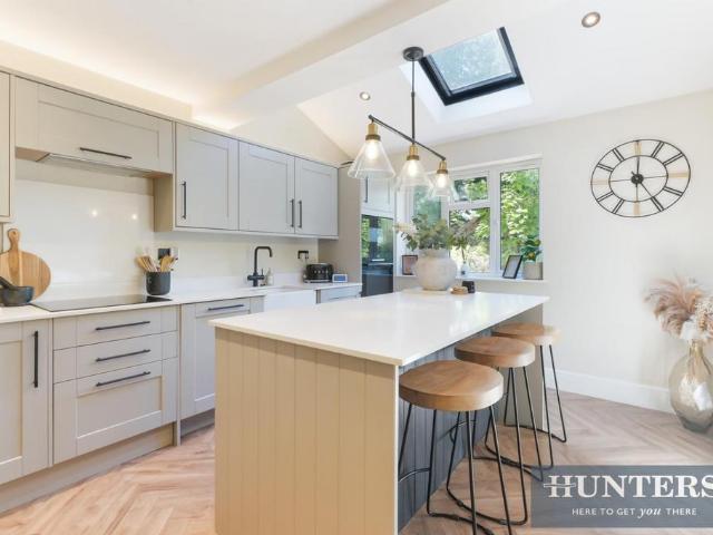 2 bedroom maisonette for sale