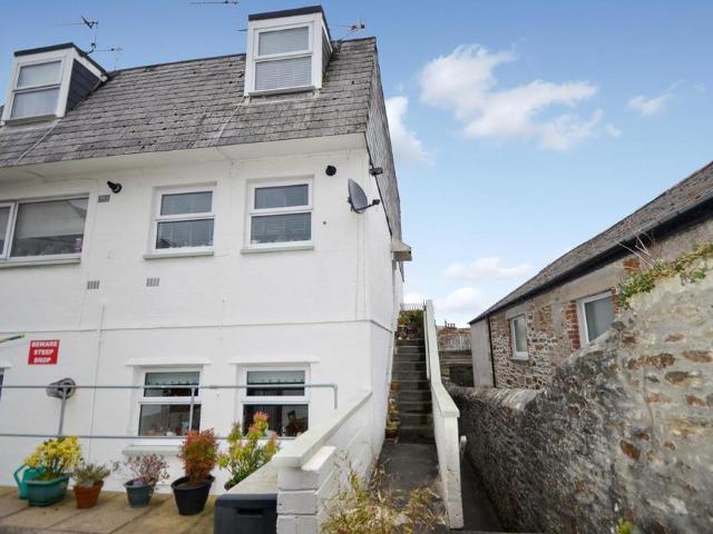 2 bedroom maisonette for sale