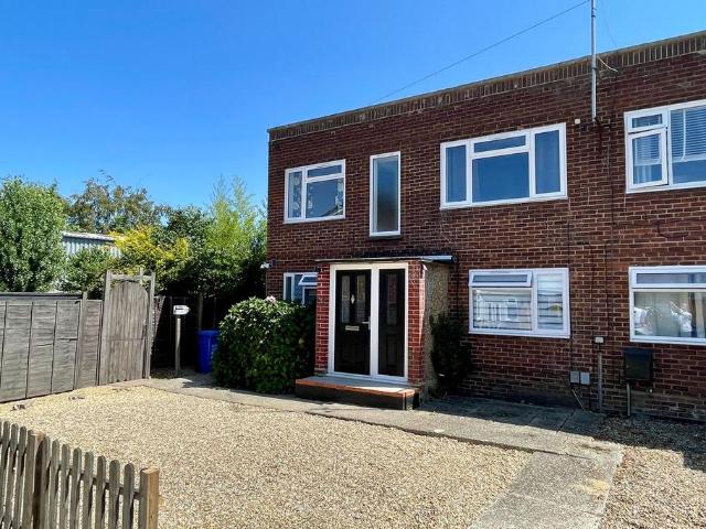 2 bedroom maisonette for sale