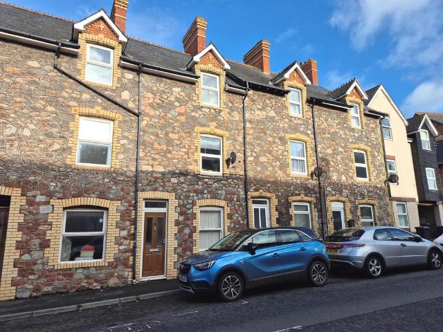 2 bedroom maisonette for sale