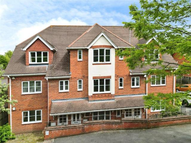 2 bedroom maisonette for sale