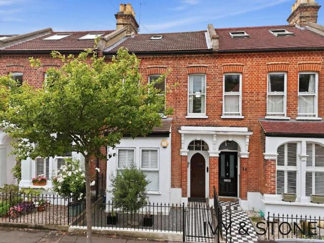 2 bedroom maisonette for sale