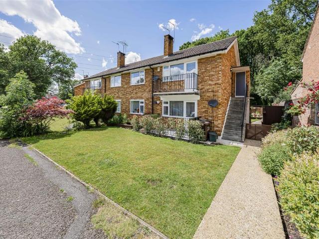 2 bedroom maisonette for sale