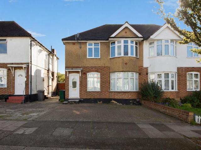 2 bedroom maisonette for sale
