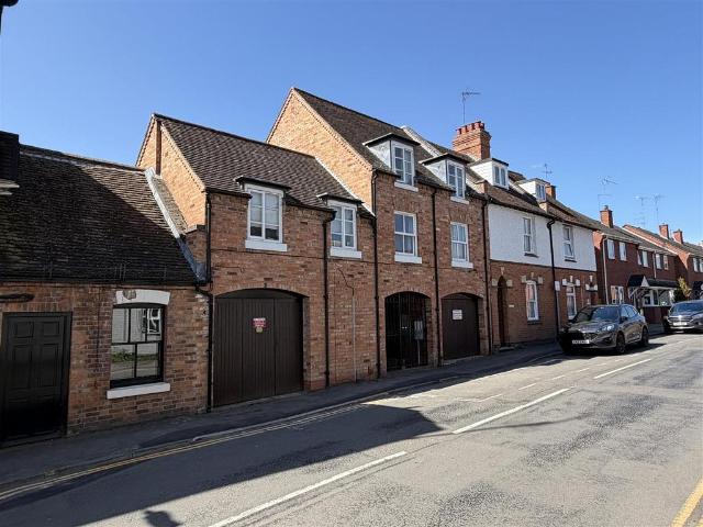 2 bedroom maisonette for sale