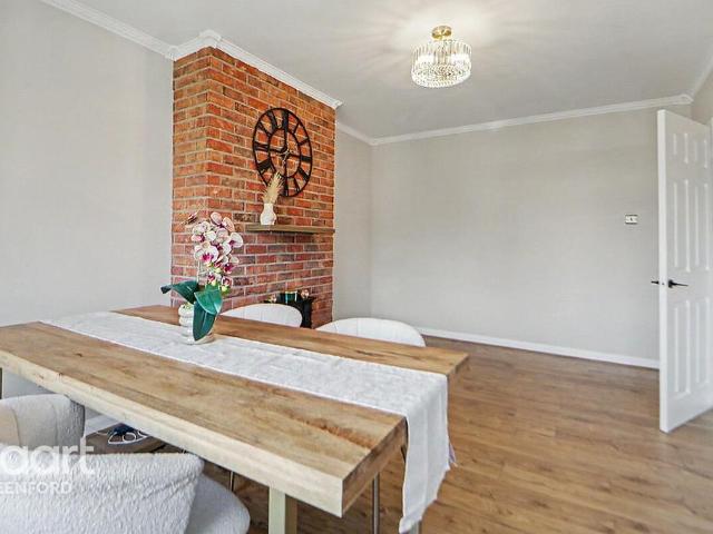 2 bedroom maisonette for sale