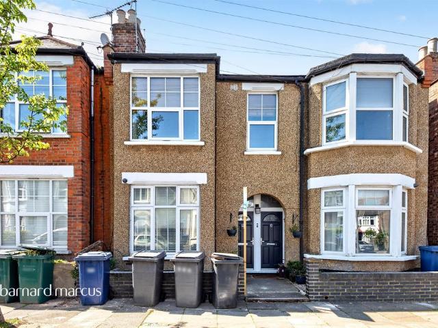 2 bedroom maisonette for sale