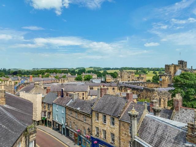 2 bedroom maisonette for sale