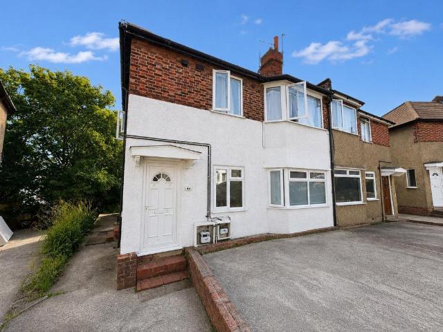 2 bedroom maisonette for sale