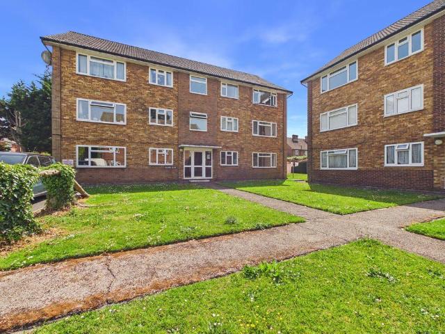 2 bedroom maisonette for sale