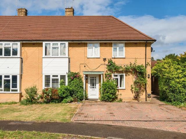 2 bedroom maisonette for sale