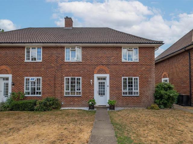 2 bedroom maisonette for sale