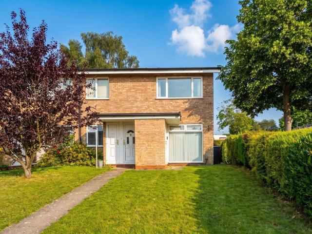 2 bedroom maisonette for sale