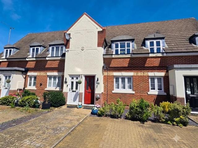 2 bedroom maisonette for sale