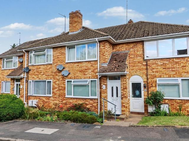 2 bedroom maisonette for sale