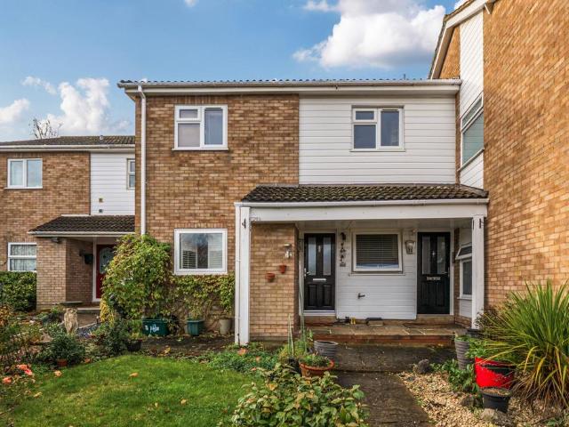 2 bedroom maisonette for sale