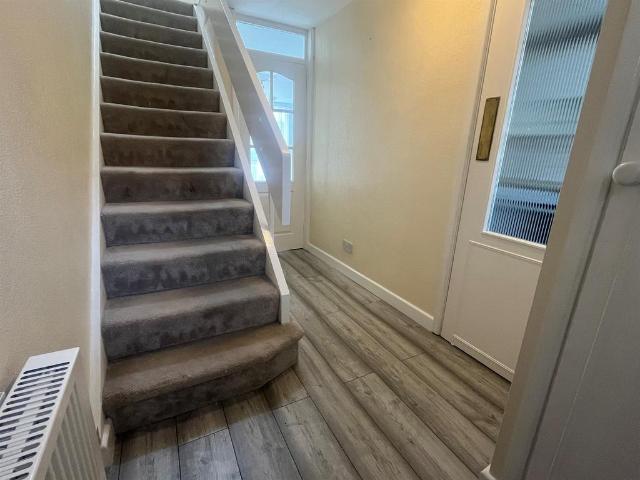 2 bedroom maisonette for sale