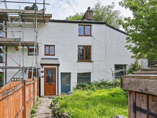 2 bedroom maisonette for sale
