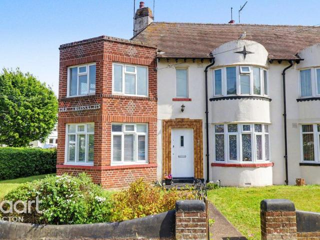 2 bedroom maisonette for sale