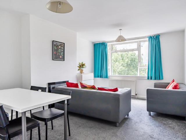 2 bedroom maisonette for sale