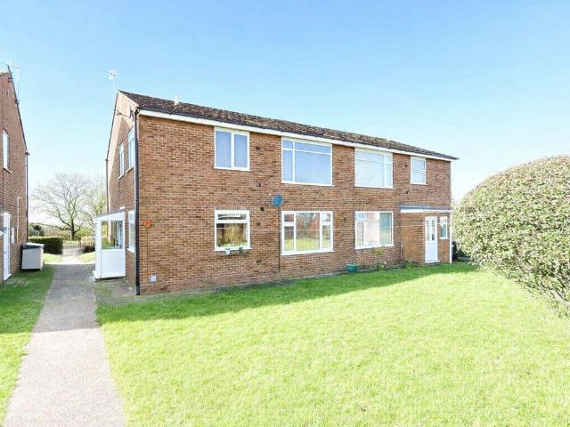 2 bedroom maisonette for sale