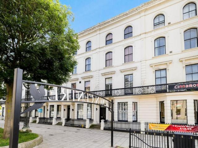 2 bedroom maisonette for sale