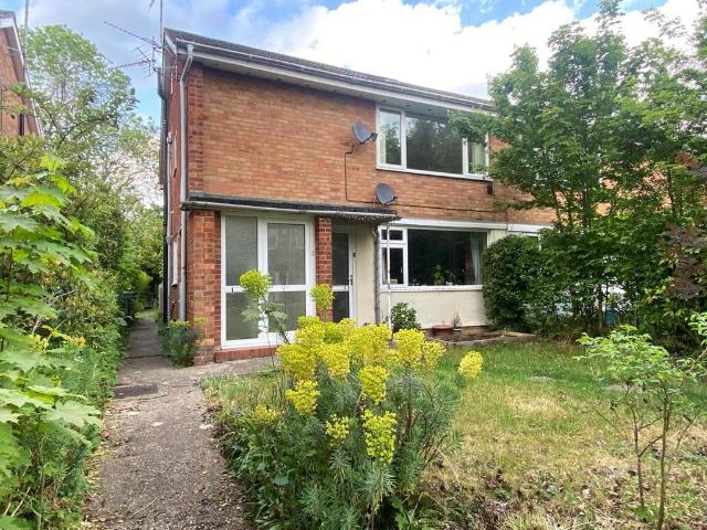 2 bedroom maisonette for sale