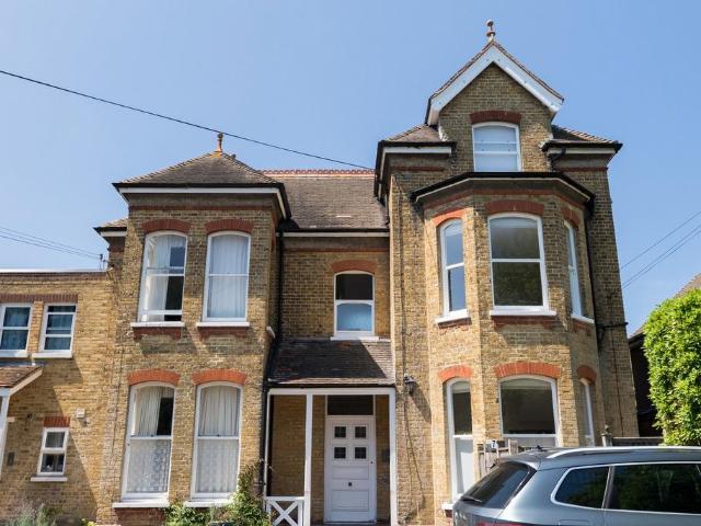 2 bedroom maisonette for sale