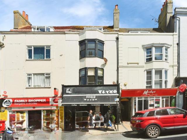 2 bedroom maisonette for sale