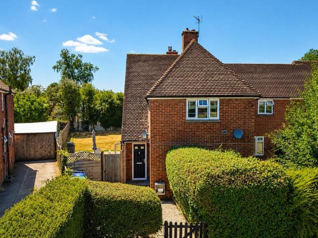 2 bedroom maisonette for sale
