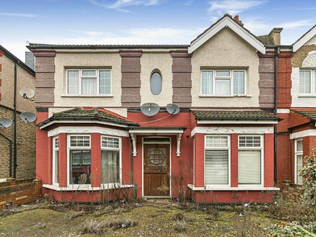 2 bedroom maisonette for sale
