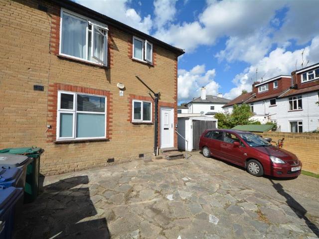 2 bedroom maisonette for sale