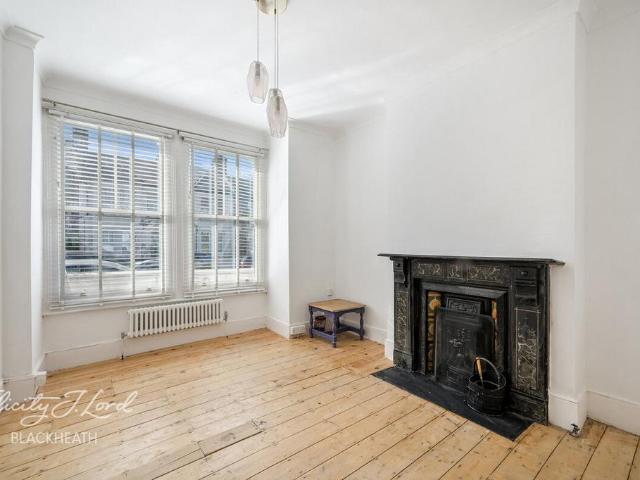 2 bedroom maisonette for sale