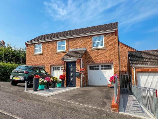 2 bedroom maisonette for sale