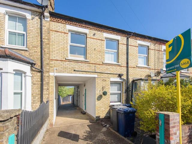 2 bedroom maisonette for sale