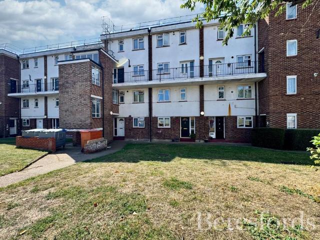 2 bedroom maisonette for sale