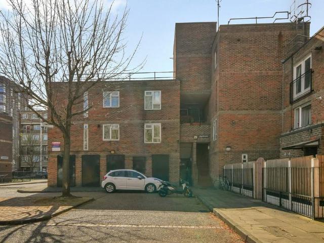 2 bedroom maisonette for sale