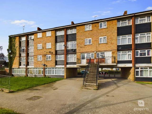 2 bedroom maisonette for sale